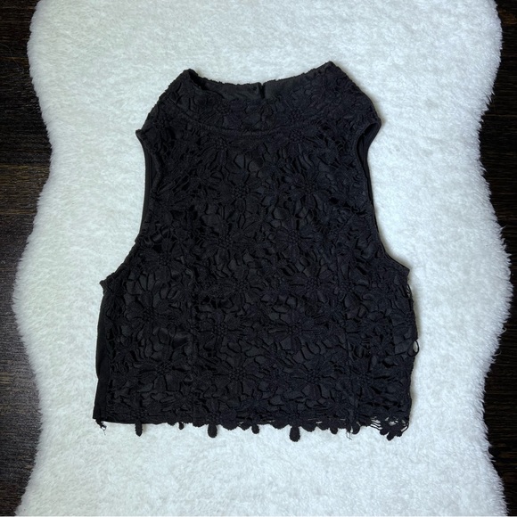 TCEC | Tops | Tcec Black Floral Lace Sleeveless Cropped Top | Poshmark